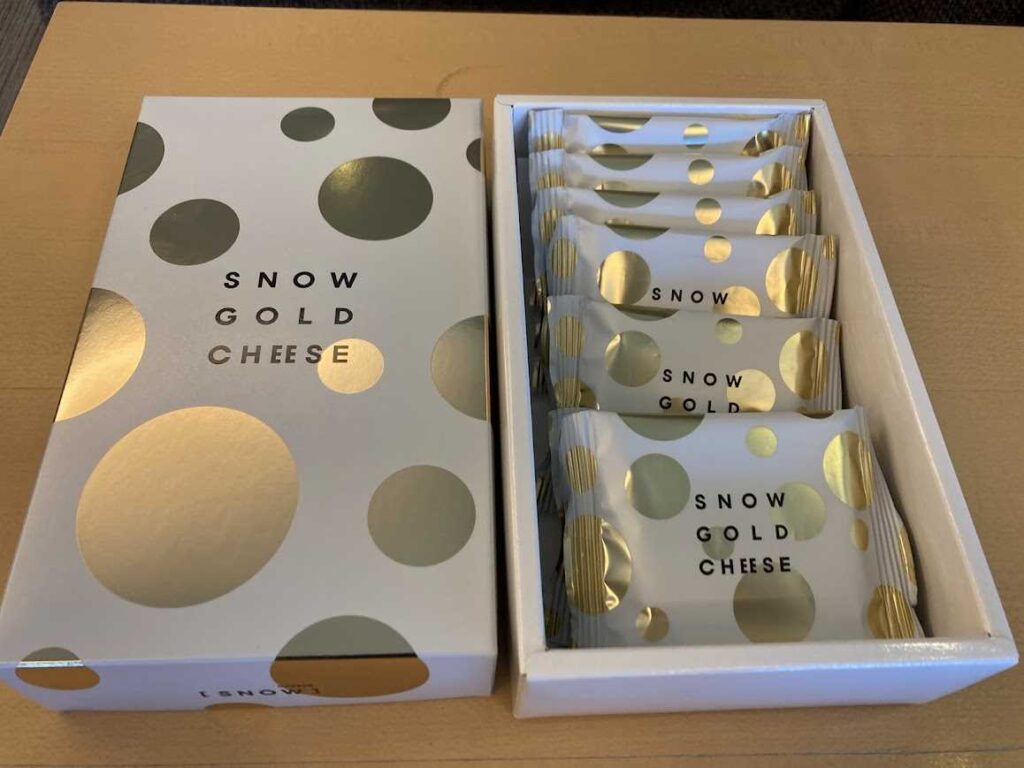 SNOW CHEESE （スノーチーズ）は何時から並ぶと買える？攻略法やおすすめ商品を地元民が紹介 - さつろぐ～ジョニーさんの札幌ブログ